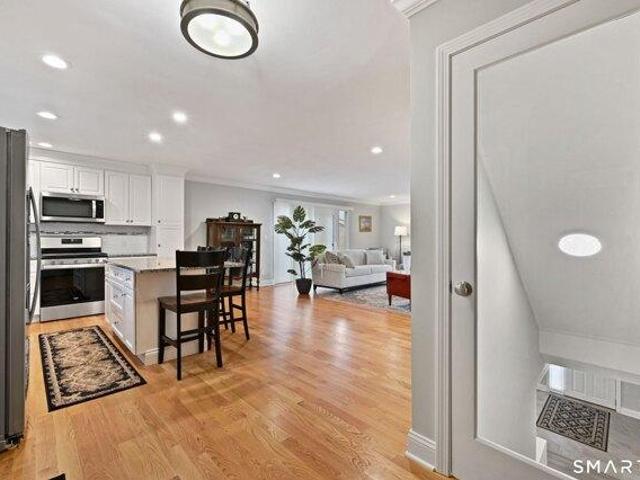 condo with 3 bedroom, Stratford CT ES102823875