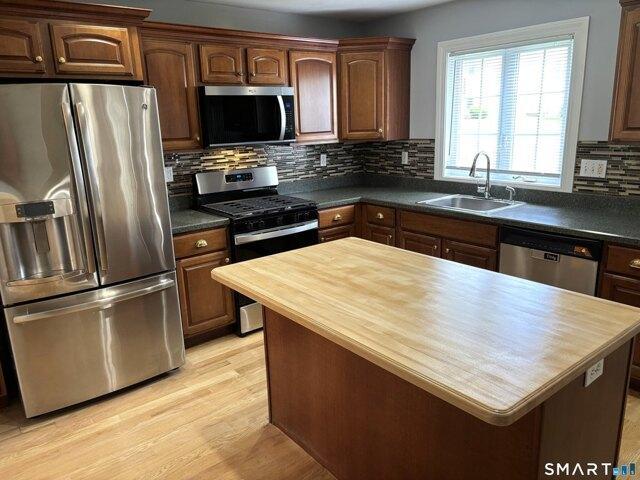condo with 3 bedroom, Stratford CT ES103438211