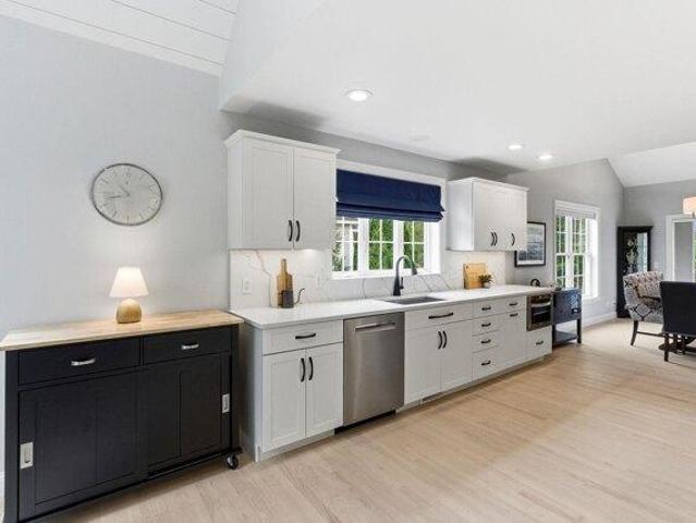 condo with 3 bedroom, Stratham NH DLS103125730