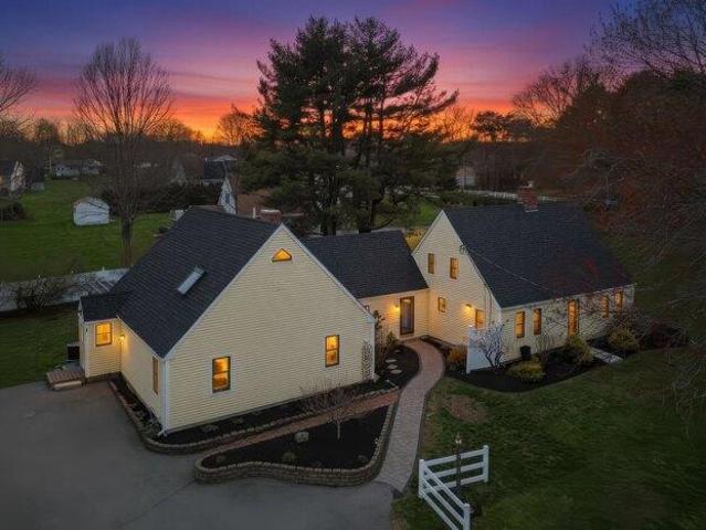 condo with 3 bedroom, Stratham NH DS103037579