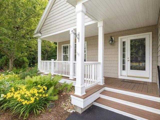 condo with 3 bedroom, Stratham NH ES103931421
