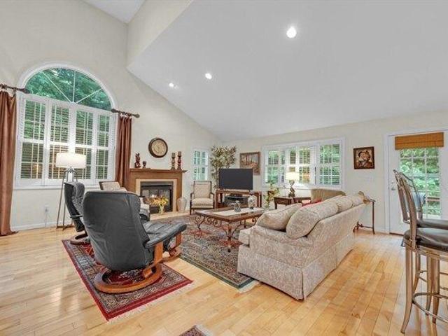 condo with 3 bedroom, Sturbridge MA DS103929033