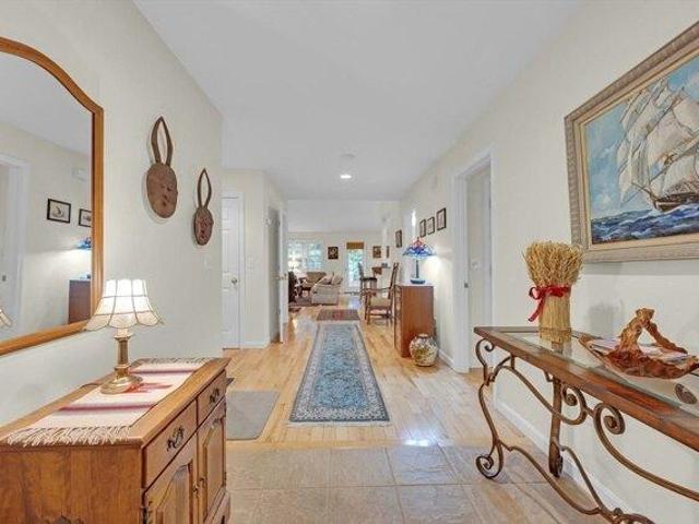 condo with 3 bedroom, Sturbridge MA ES105115911