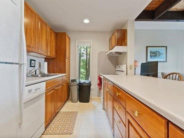 condo with 3 bedroom, Sunapee NH ES104904312