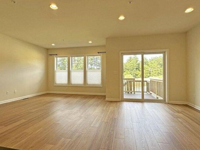 condo with 3 bedroom, Sudbury MA DLS103016245