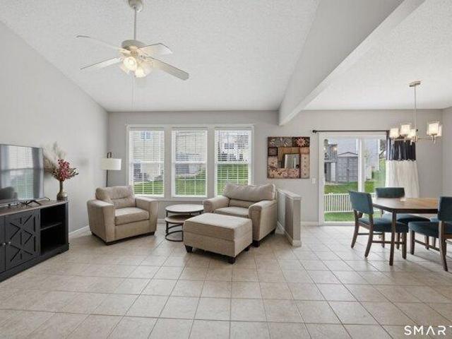 condo with 3 bedroom, Suffield CT DLS102478070