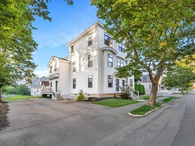 condo with 4 bedroom, Wakefield MA ES105682804