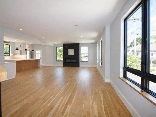 condo with 4 bedroom, Waltham MA ES105080931