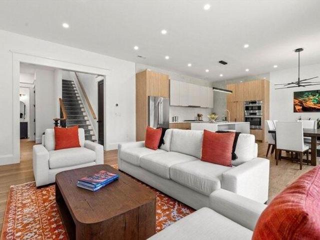 condo with 4 bedroom, Waltham MA ES105122614