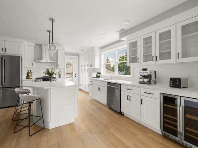 condo with 4 bedroom, Watertown MA DS104331786