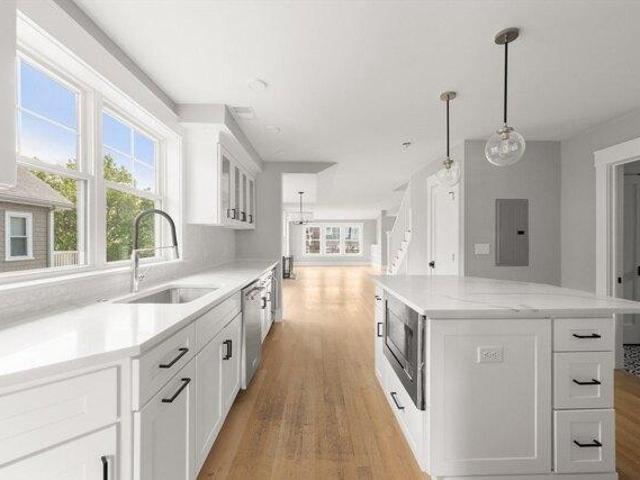 condo with 4 bedroom, Watertown MA ES102822741