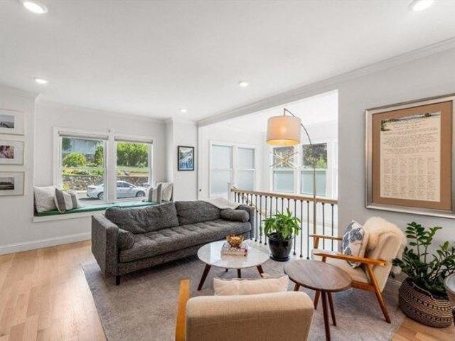condo with 4 bedroom, Watertown MA ES103442989