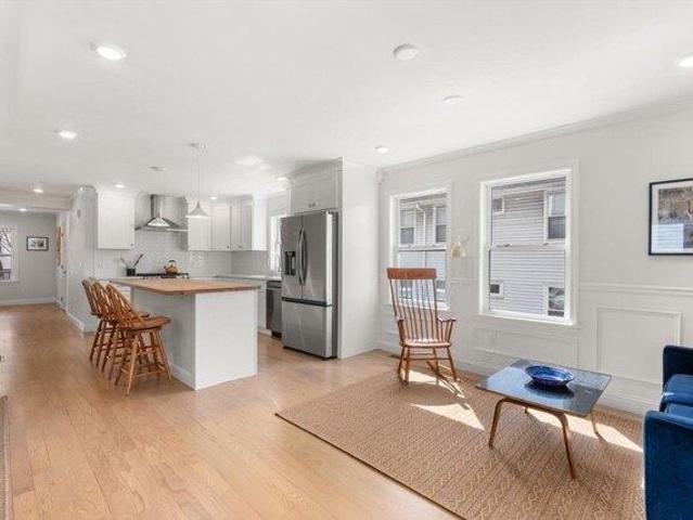 condo with 4 bedroom, Watertown MA ES104297784