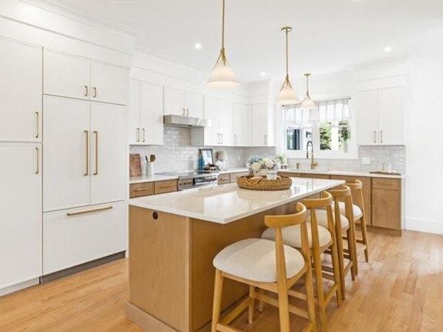 condo with 4 bedroom, Watertown MA ES105230592