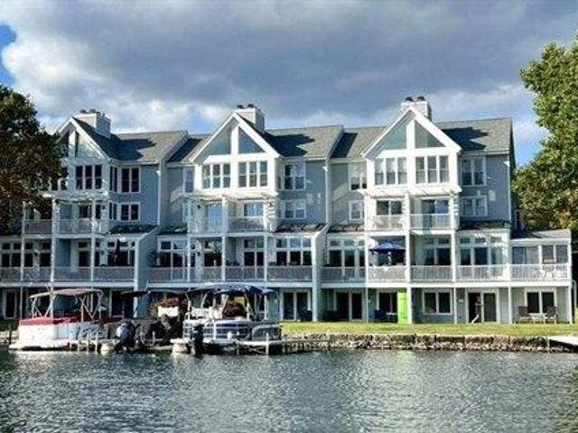 condo with 4 bedroom, Webster MA DS104352317