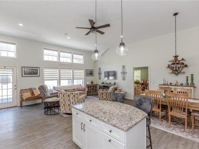 condo with 4 bedroom, West Warwick RI ES105106263