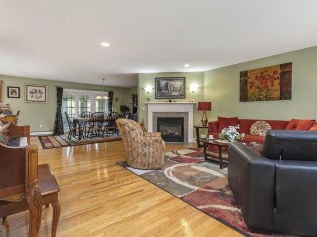 condo with 4 bedroom, Yarmouth ME DS102030025