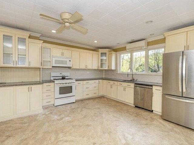 condo with 4 bedroom, Amesbury MA DS102726928