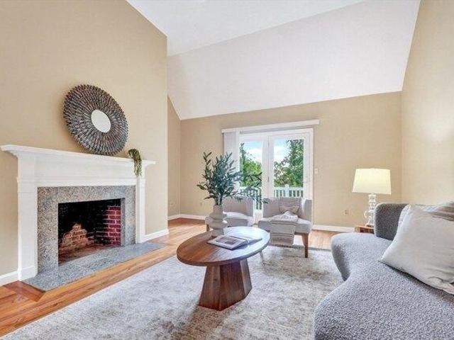 condo with 4 bedroom, Bedford MA ES105143326