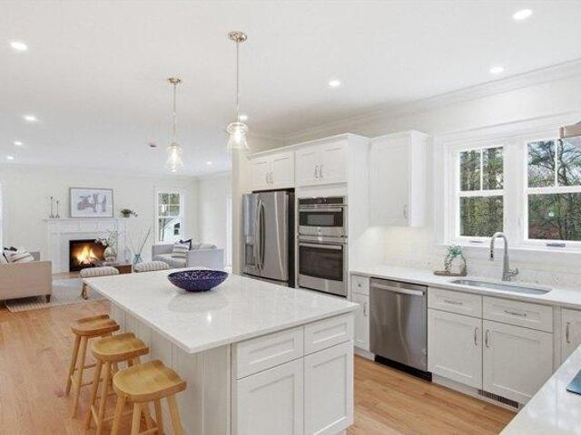 condo with 4 bedroom, Billerica MA ES105061795