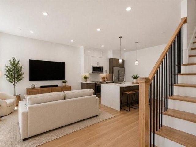 condo with 4 bedroom, Boston MA ES104833342