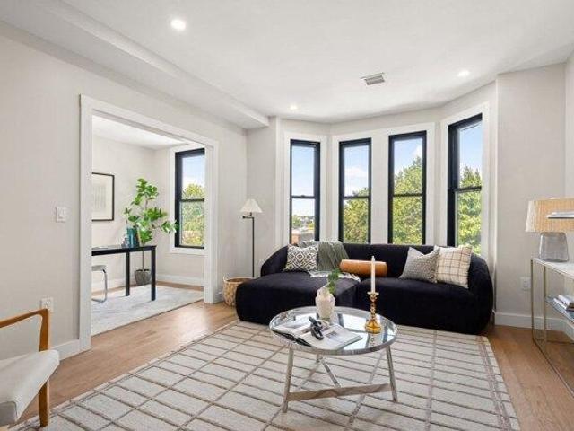 condo with 4 bedroom, Boston MA ES105713031