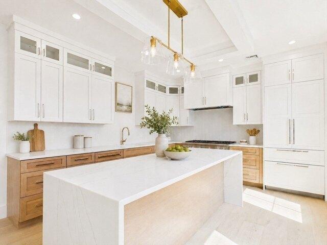 condo with 4 bedroom, Boston MA ES105114214