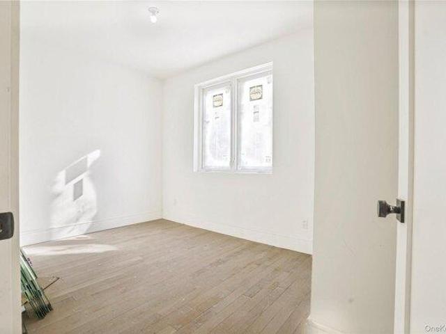 condo with 4 bedroom, Brooklyn NY ES104906056