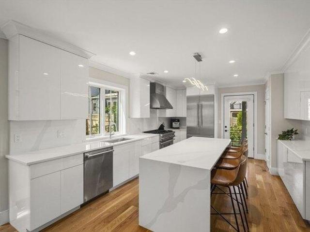 condo with 4 bedroom, Brookline MA DS102119859