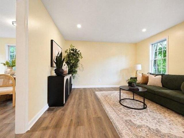 condo with 4 bedroom, Bridgewater MA ES105114131