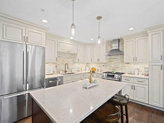 condo with 4 bedroom, Canton MA ES104790539