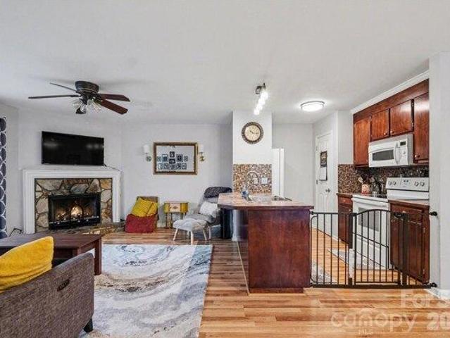 condo with 4 bedroom, Concord NC ES104909265