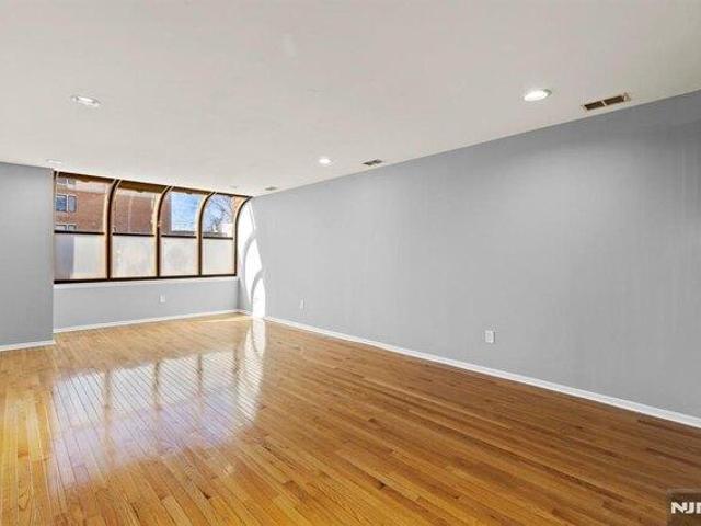 condo with 4 bedroom, Cliffside Park NJ ES103664735