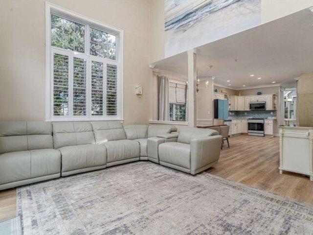 condo with 4 bedroom, Clinton MA ES105106174