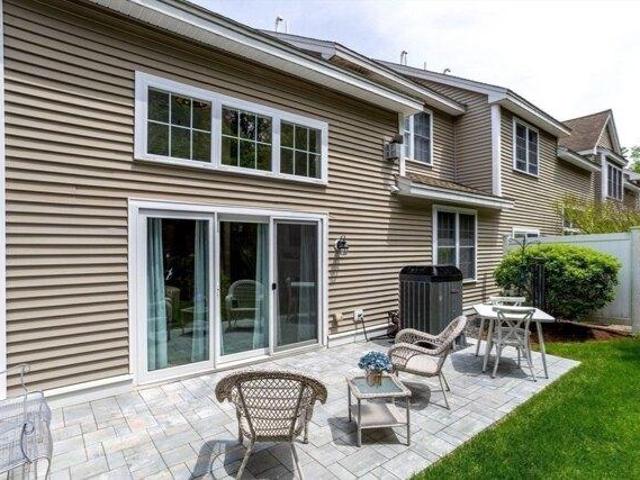condo with 4 bedroom, Clinton MA ES105156582