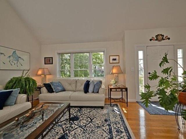 condo with 4 bedroom, Dover NH DS104116487