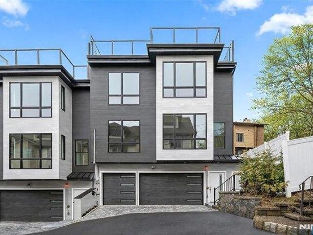 condo with 4 bedroom, Edgewater NJ DLS102312461