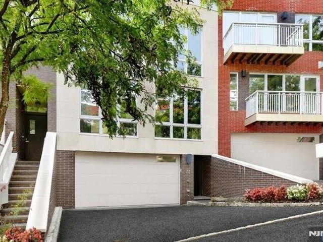 condo with 4 bedroom, Edgewater NJ DS104477965
