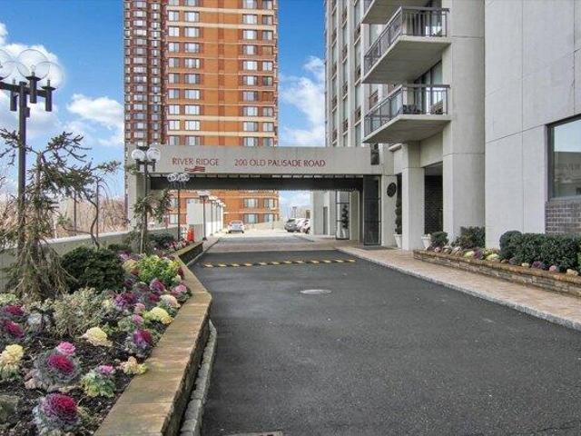 condo with 4 bedroom, Fort Lee NJ DS101898564