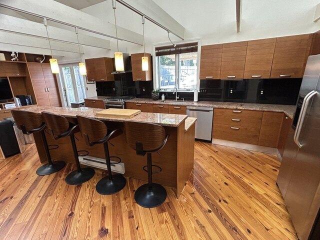 condo with 4 bedroom, Framingham MA ES103444453