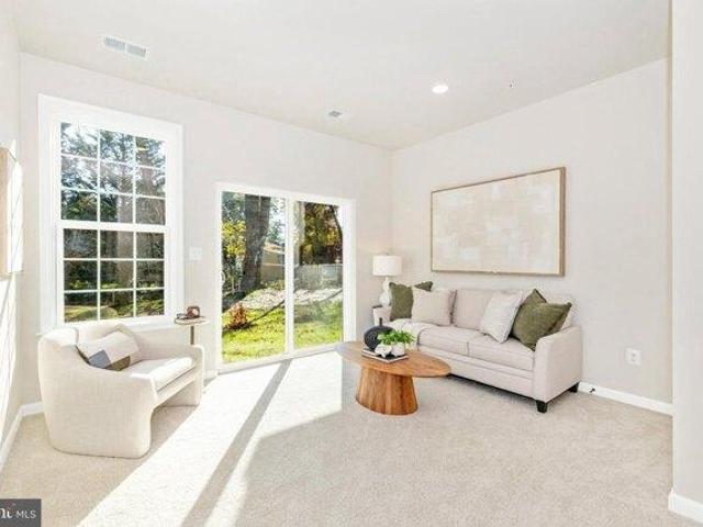 condo with 4 bedroom, Frederick MD DS103605678