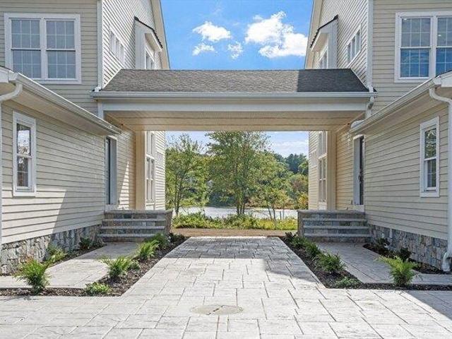 condo with 4 bedroom, Georgetown MA ES103774011