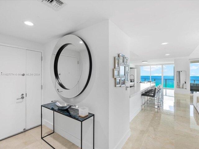 condo with 4 bedroom, Hollywood FL ES103501000