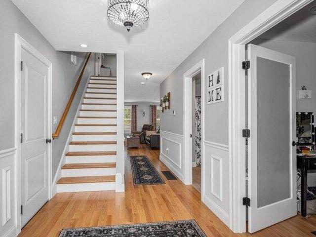 condo with 4 bedroom, Hudson NH ES105109260