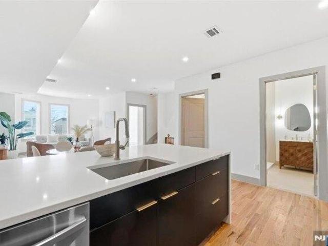 condo with 4 bedroom, Jersey City NJ DS101781705