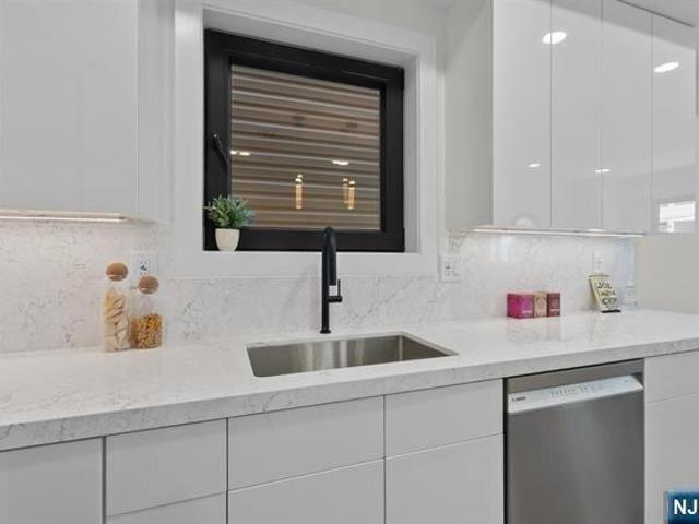 condo with 4 bedroom, Jersey City NJ ES104761157