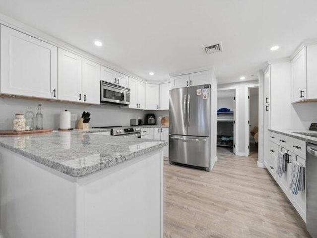 condo with 4 bedroom, Laconia NH ES105109475