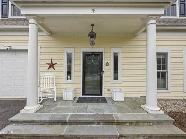 condo with 4 bedroom, Lenox MA ES105105545