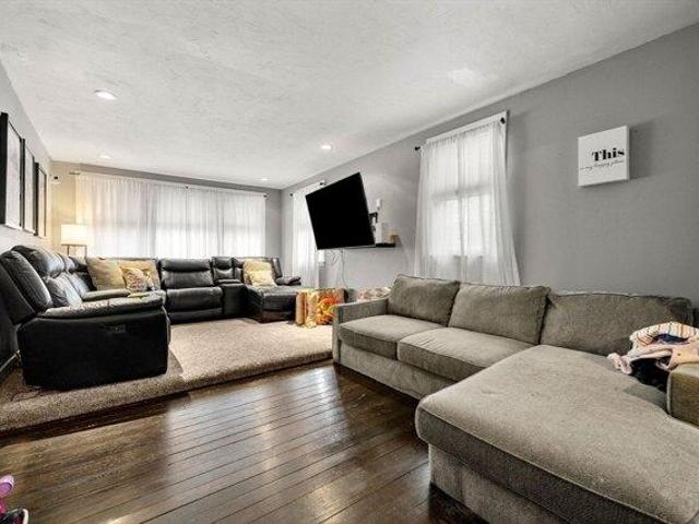 condo with 4 bedroom, Lynn MA ES103850571