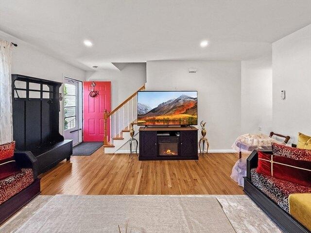 condo with 4 bedroom, Malden MA ES105174934